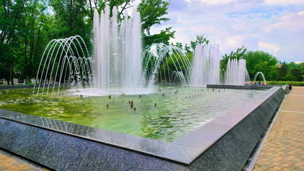 Çeşme Каскад поющих фонтанов Аврора, Krasnodar, foto