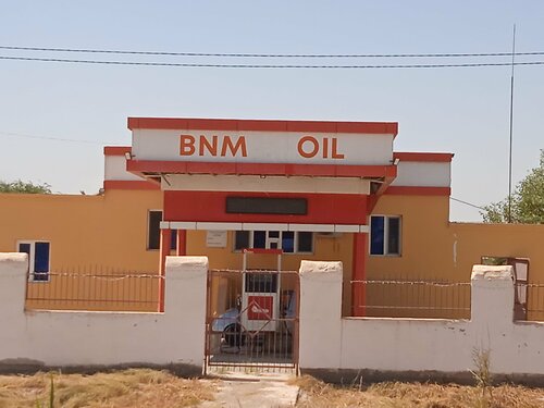 Benzin istasyonu Bnm Oil, Harezm eyaleti, foto