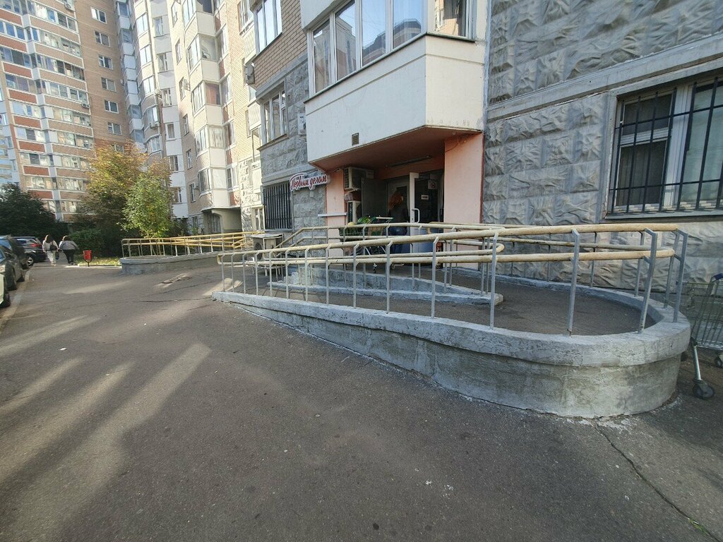 Market Pervym delom, Moskova, foto