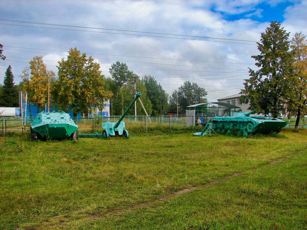 Teknoloji anıtı Военная техника, Sverdlovskaya oblastı, foto