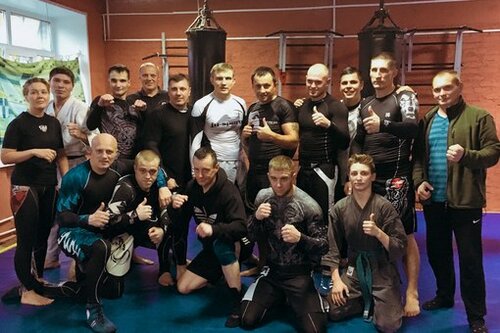 Fitness kulüpleri Fitnes zal Zaryadka, Pikalevo, foto