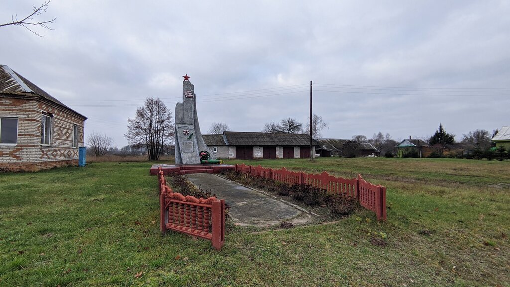 Anıt, heykel Героям ВОВ, Brestskaya oblastı, foto