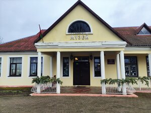 Bezdezhski Fartushok Muzey Narodnogo Tvorchestva (Pionerskaya ulitsa No:9, Agricultural Settlement of Biezdziezh), müzeler ve sanat galerileri  Brestskaya oblastından