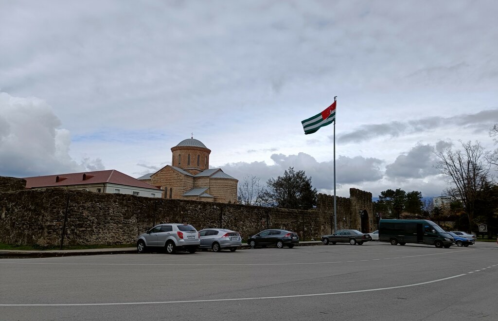 Turistik yerler Флаг Абхазии, Pitsunda, foto