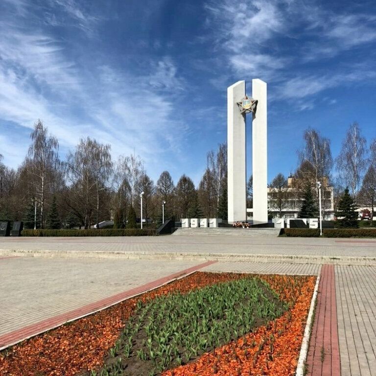 Anıt, heykel Вечный огонь, Nijnekamsk (Tüben Kama), foto