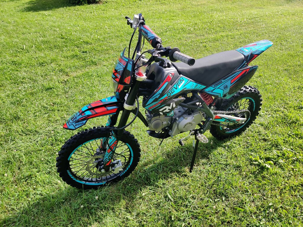 Motosiklet tamiri 5th_element, Pskovskaya oblastı, foto