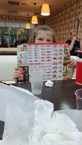 Momento Burger (Moskovskaya ulitsa No:7), fast food  Svetlograd'dan