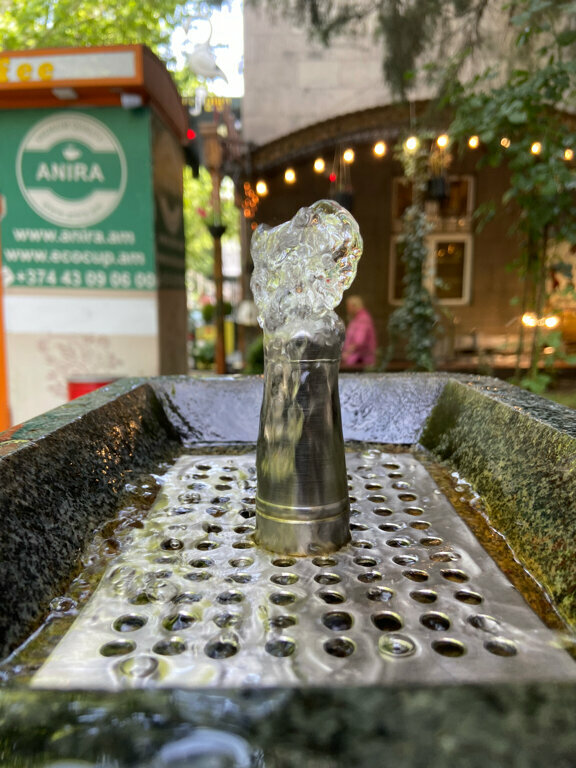 Tulumba tsaytaghpyur, Erivan, foto