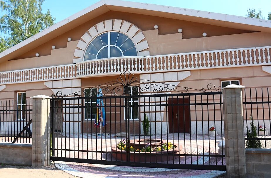 Kaldırım taşları Stroyyevroblok, Pechory, foto