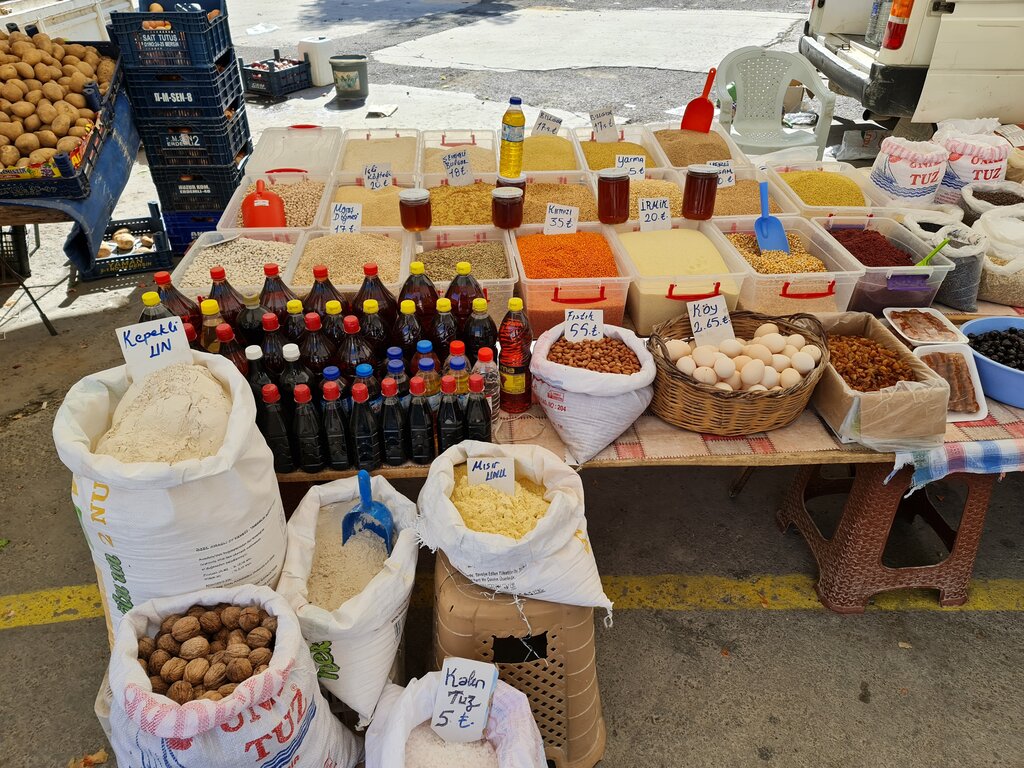 Gıda pazarı Tömük Mahalle Pazarı, Erdemli, foto