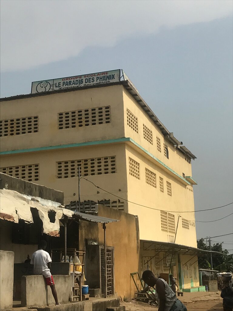i̇lkokul Groupe Scolaire Les Paradis Des Phénix, Abican, foto