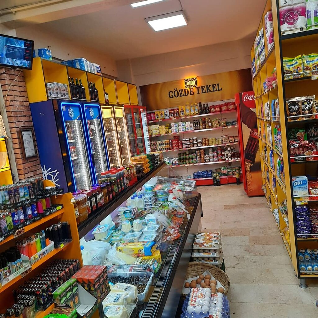 Alkollü içecekler Gözde Market, İstanbul, foto