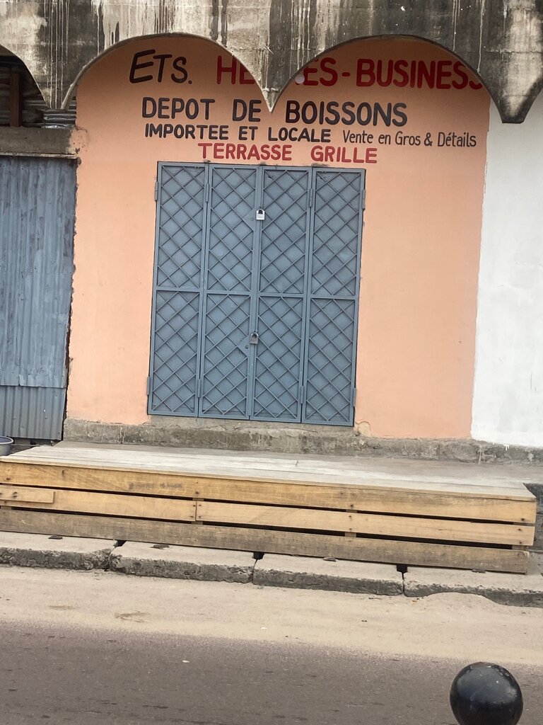 Alkollü içecekler Ets Hermès Business, Brazzaville, foto