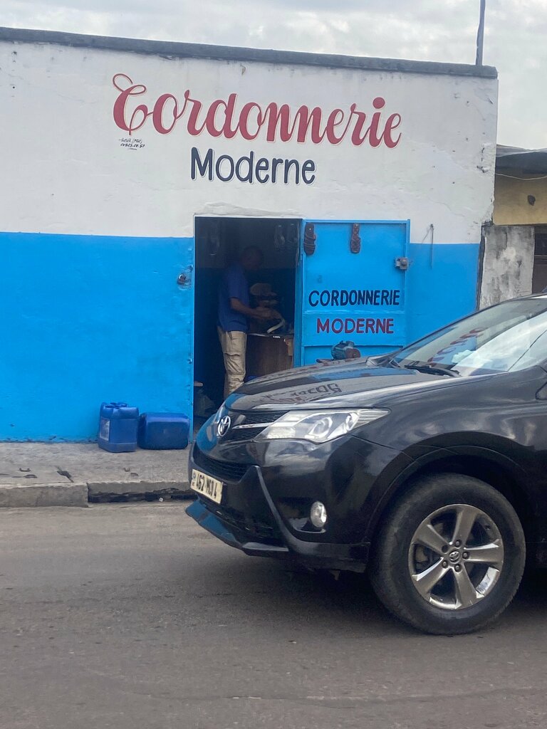 Elektrikli cihazların tamiri Cordonnerie Moderne, Brazzaville, foto