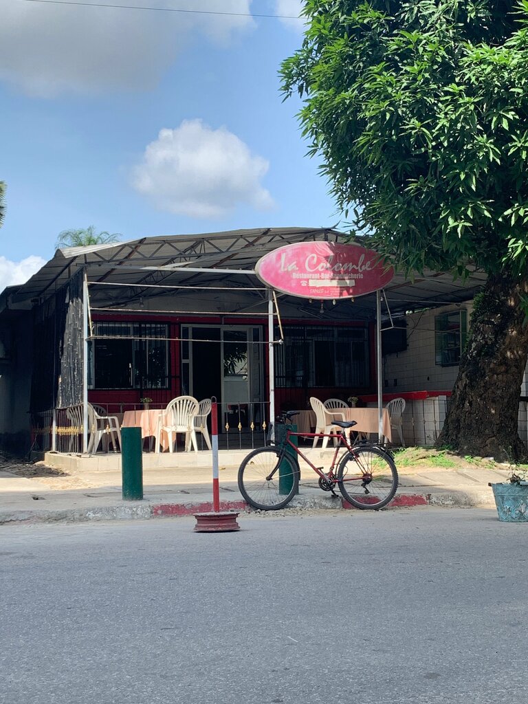 Restoran Restaurant la Colombe, Douala, foto