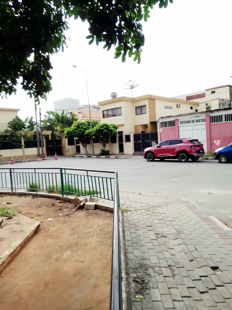 Dini dernekler Case-Igreja Remanescente Em Cristo, Loanda, foto