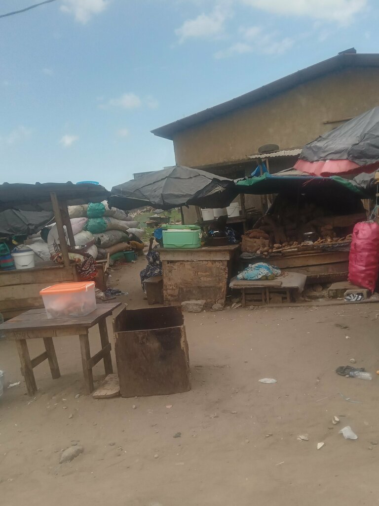 Gıda pazarı M'Pouto Market, Abican, foto