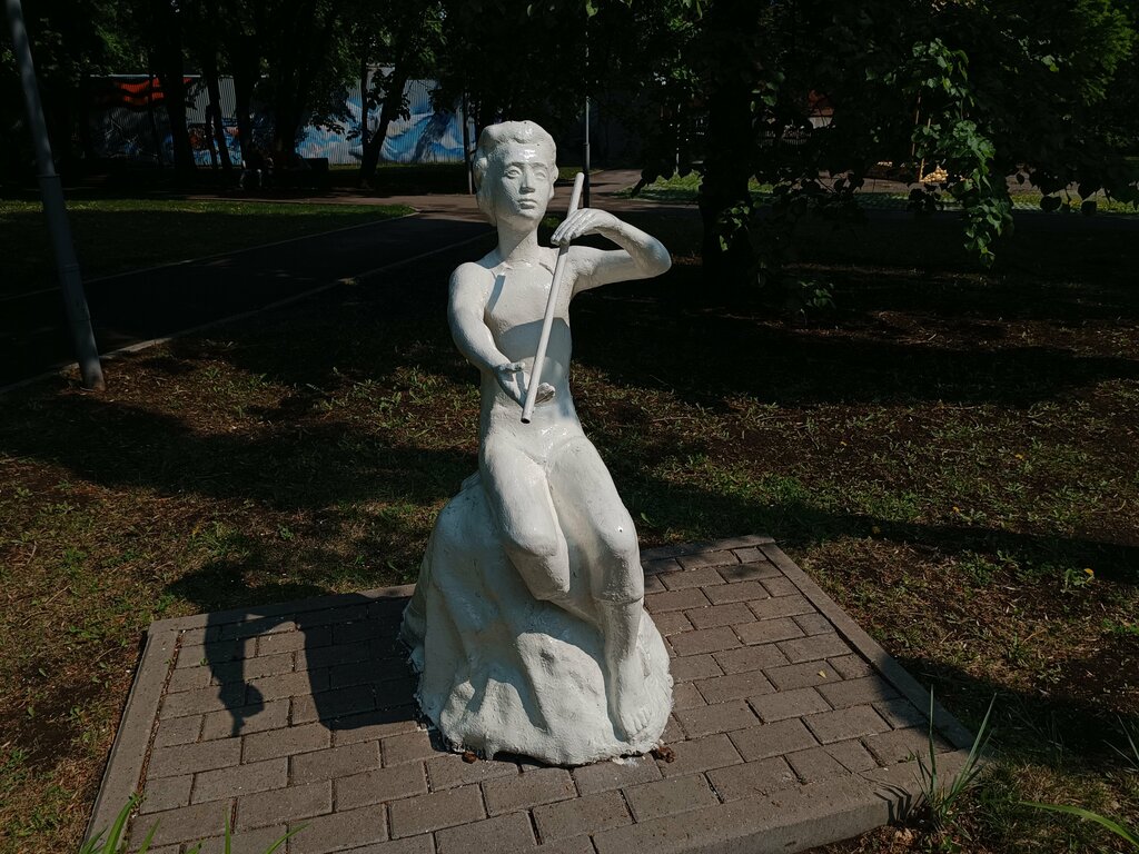Park, sokak heykeli Юноша с дудочкой, Ufa, foto