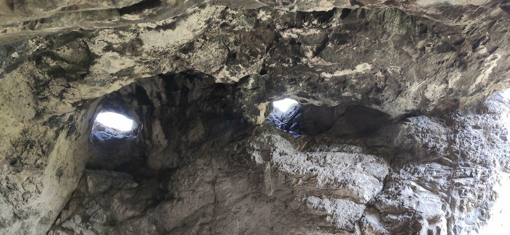 Turistik yerler Грот Двуглазка, Hakasya, foto