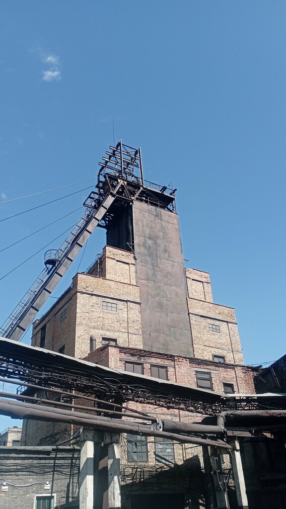 Kömür firmaları Tusup Kuzembayev Mine, Karağandı eyaleti, foto