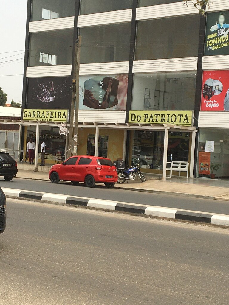 Alkollü içecekler Garrafeira Do Patriota 3, Loanda, foto