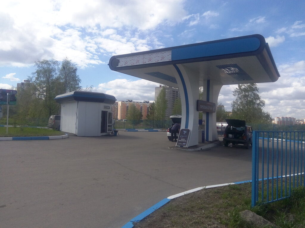 Benzin istasyonu Azs Vek, Tomsk, foto