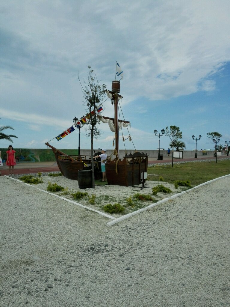 Park, sokak heykeli Корабль, Krasnodarski krayı, foto