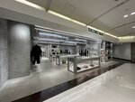 Balenciaga (Takarazuka Main Line, Osaka-Umeda Station, 1-8-8), giyim mağazası  Osaka'dan