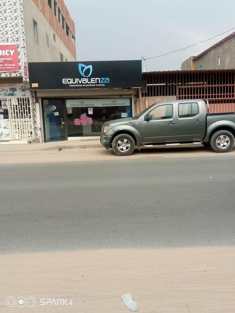 Kozmetik ve parfümeri mağazaları Equivalenza Angola, Loanda, foto