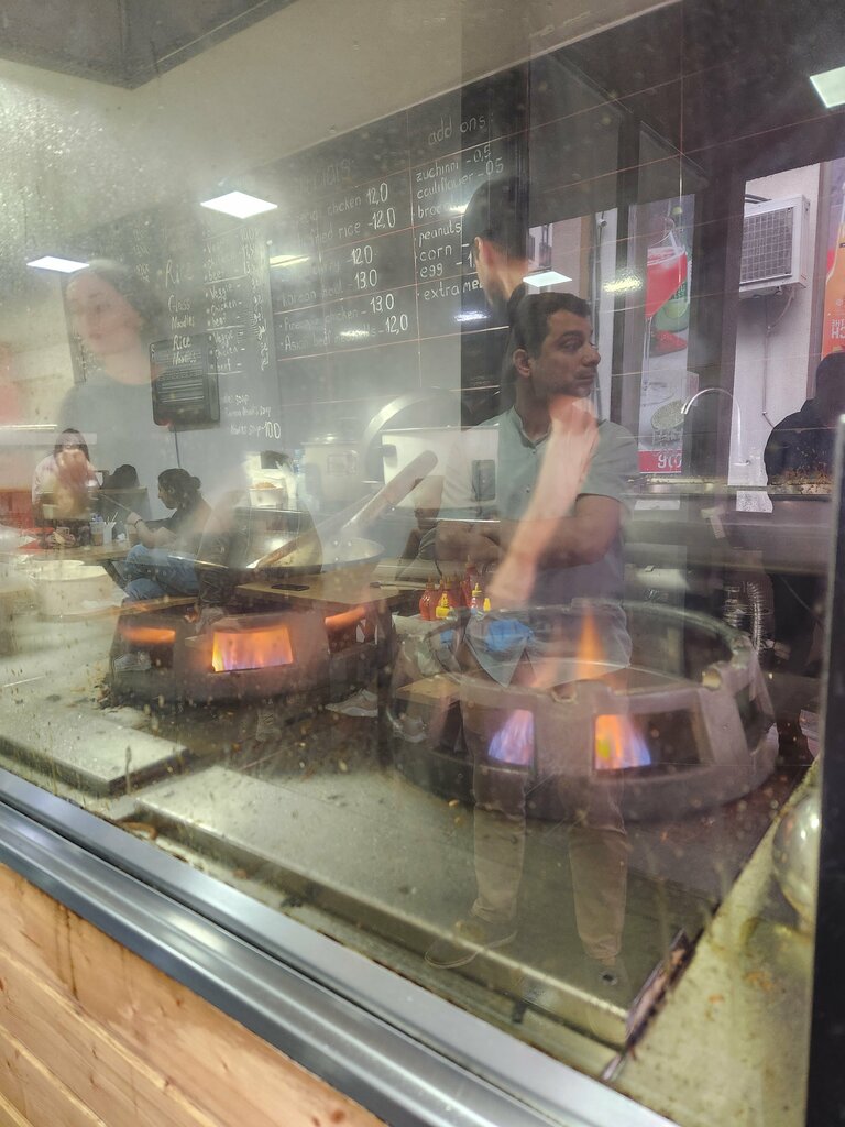 Kafe Fire wok Paliashvili, Tiflis, foto