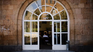 Flying Samovar Cafe (2nd Street No:8/23), kafe  Tumanyan'dan