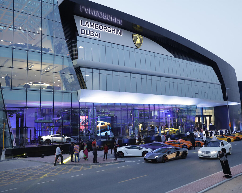 Otomobil satış galerileri Lamborghini, Dubai, foto