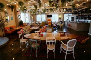 Restaurant Chabrec (Morskoy pereulok No:1, Peterhof), restoran  Peterhof'tan