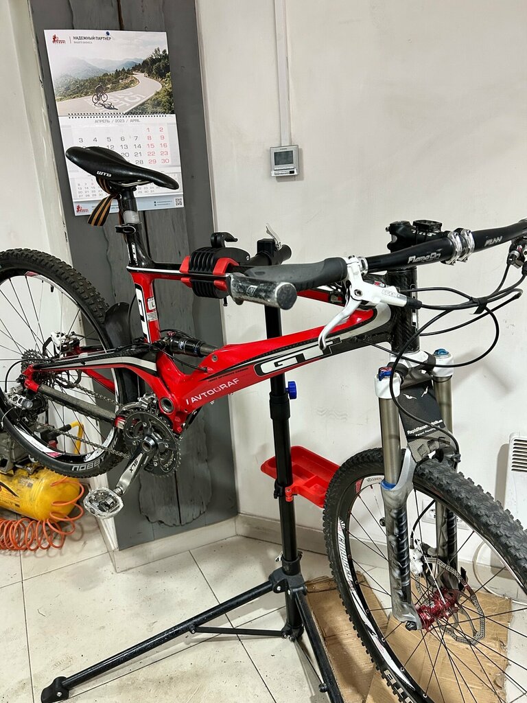 Bisiklet tamircileri Delaet Arman, Irkutsk, foto