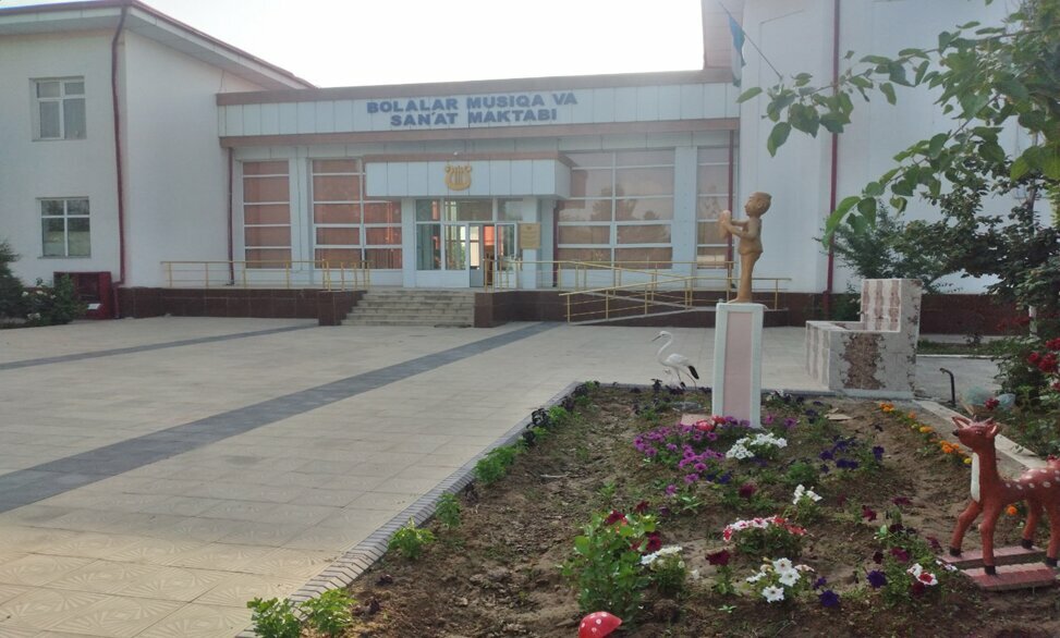 Müzik okulları ve konservatuarlar Children's Music and Art School № 6, Siriderya eyaleti, foto