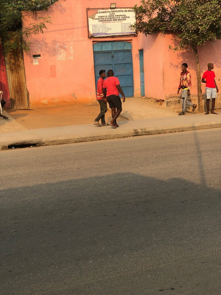 Protestan kilisesi Igreja Evangélica Pentecostal em Angola, Loanda, foto