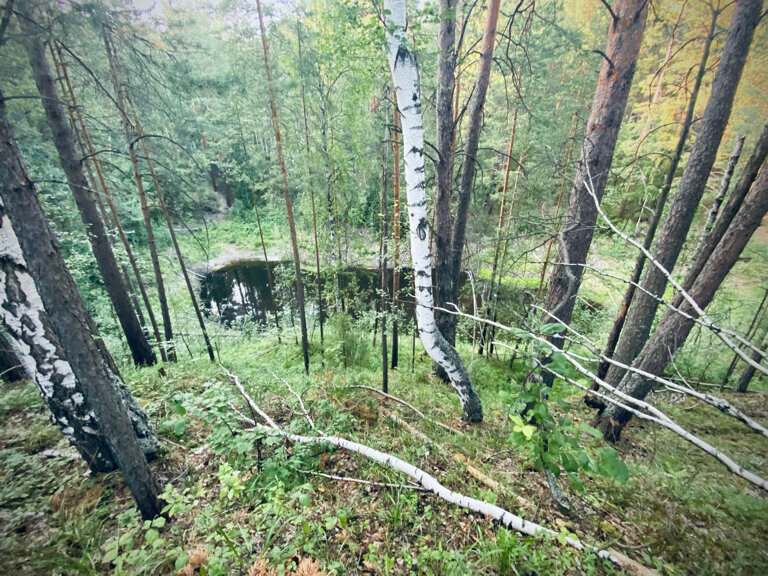 Turistik yerler Усолкинский железный рудник, Sverdlovskaya oblastı, foto