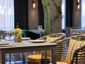Luna (Oktyabrskaya ulitsa No:279, Yessentuki), restoran  Essentuky'den