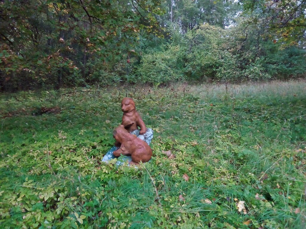 Park, sokak heykeli Два медведя, Smolenskaya oblastı, foto