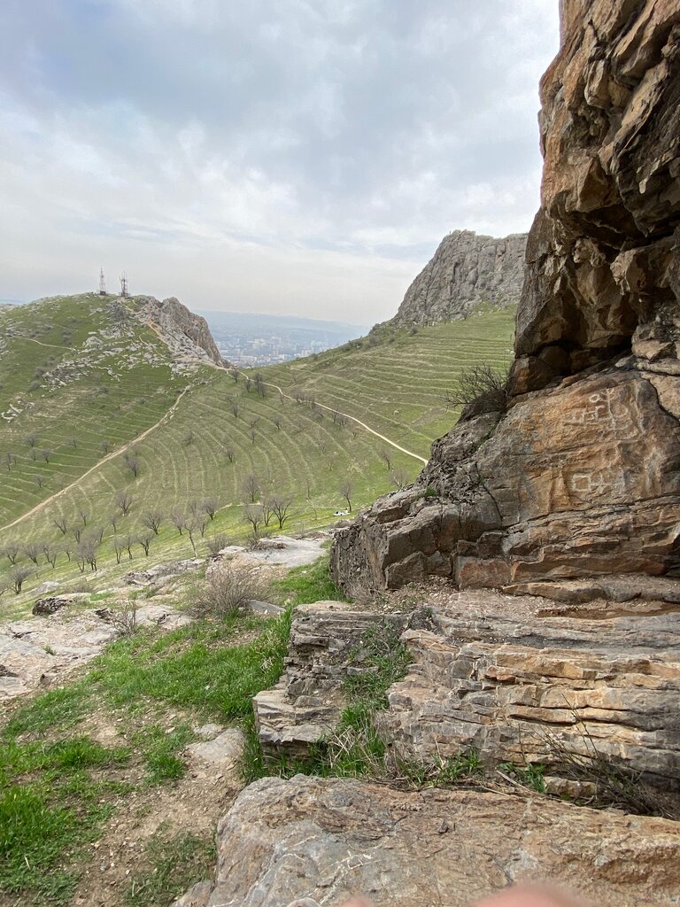 Dağ zirvesi Sülayman Dağı, Osh, foto