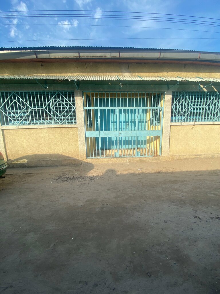 Dini dernekler Golgotha Centre Miracle de Ouenzé, Brazzaville, foto