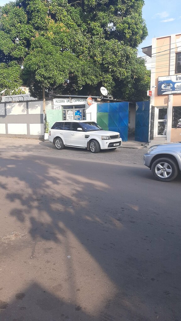 Pizzacılar Pizzeria La Capriosca, Brazzaville, foto