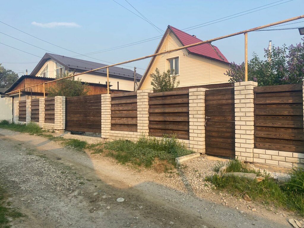 Çitler, parmaklıklar Zabory i Tochka, Yekaterinburg, foto