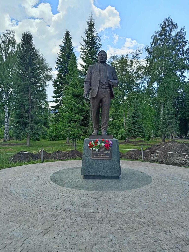 Anıt, heykel Валерий Иванович Чаптынов, Gorno‑Altaysk, foto