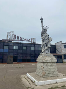 Brooklyn (Internatsionalnaya Street No:16А), sinemalar  Alabuğa'dan