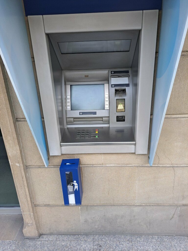 ATM'ler Yapi Kredi Bank Azerbaijan, Bakü, foto