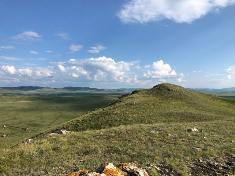 Dağ zirvesi Гора Хаялыгкичиг, Hakasya, foto