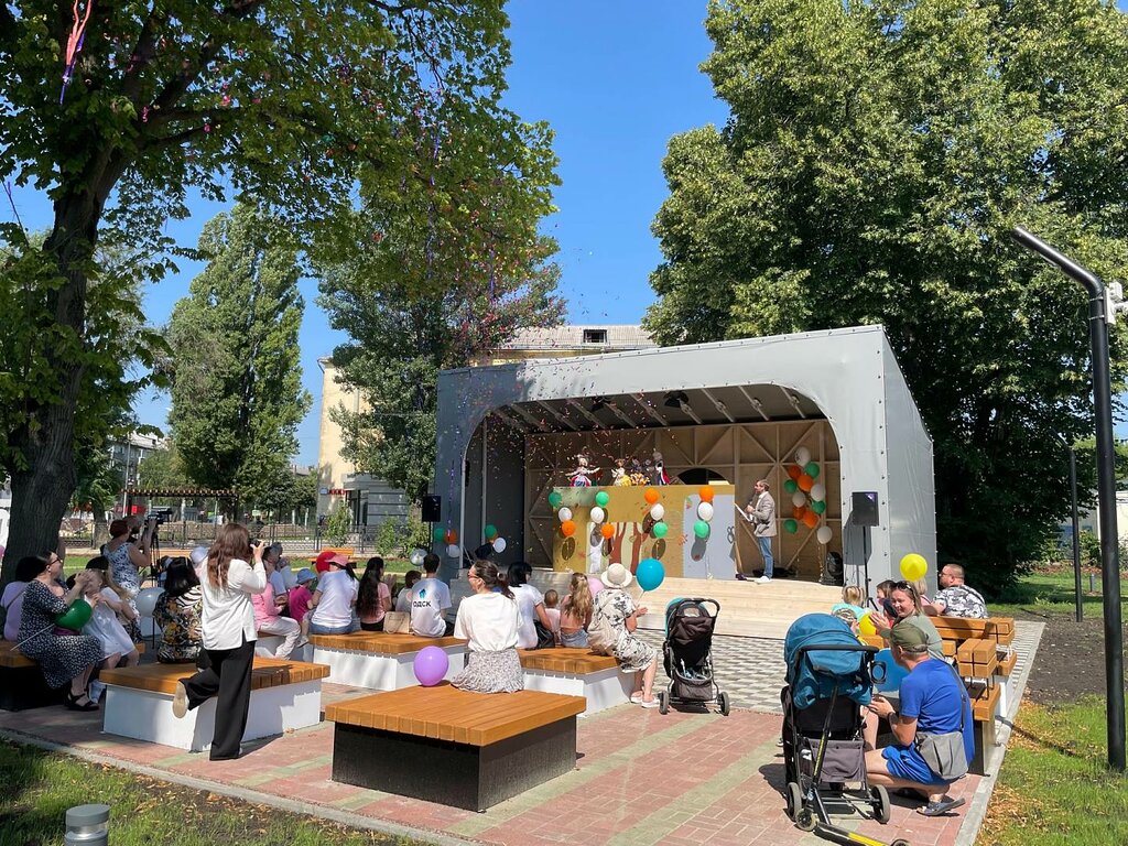 Sahne Летняя сцена Театра кукол, Lipetsk, foto