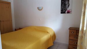 Camping La Cle des Champs (Haute-Corse, Arrondissement de Calvi, Calvi, Route de Pietramaggiore), otel  Calvi'den