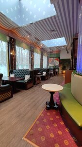 Parade Allee (ulitsa Zimy No:79, Yuzhno-Sakhalinsk), restoran  Sakhalinsk'ten